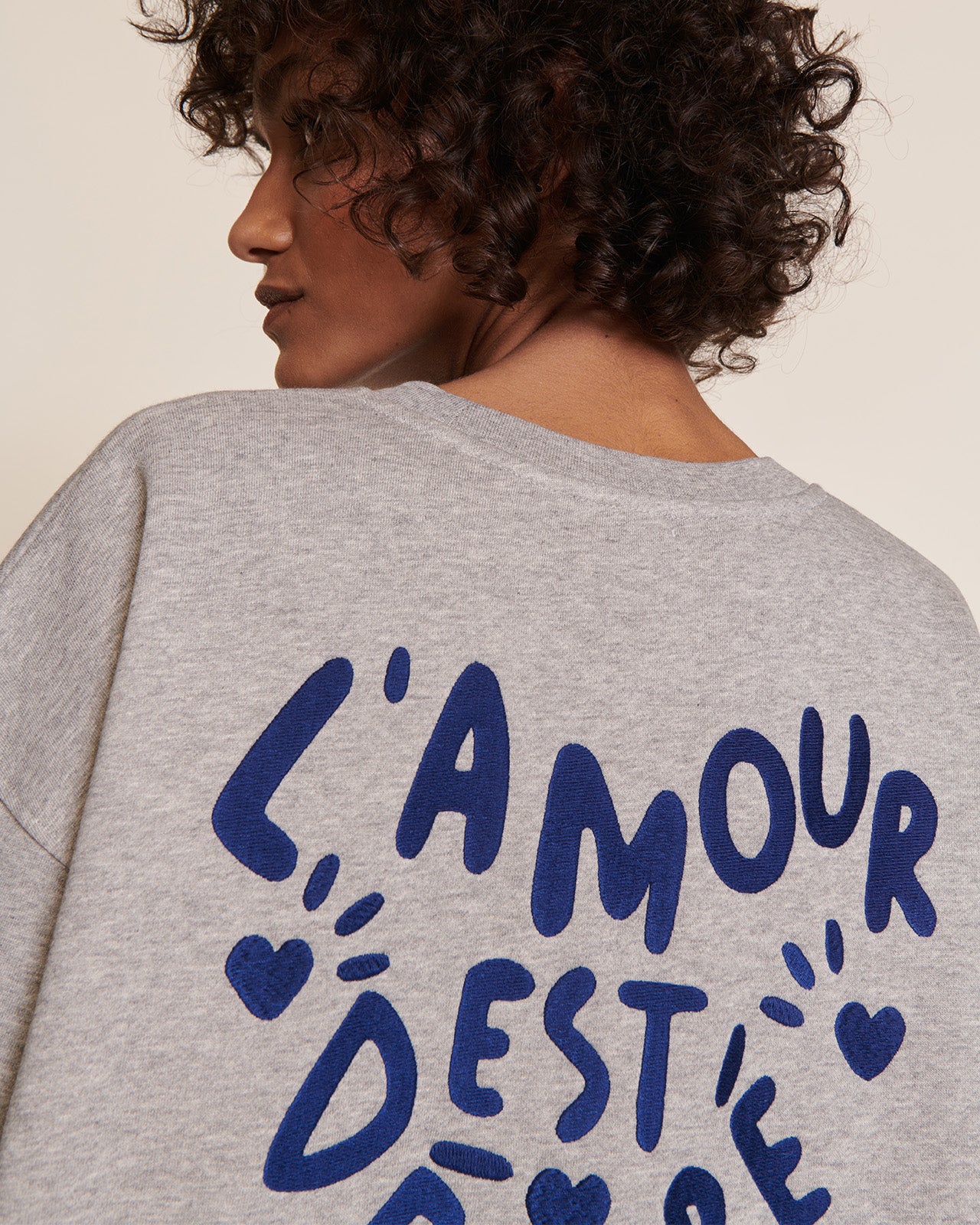 Le sweat L'amour est déclaré adulte en coton bio - gris chiné – émoi émoi